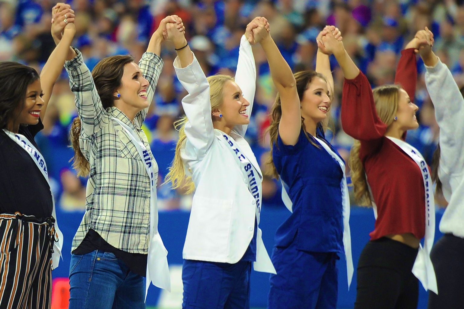 How Much Do NFL Cheerleaders Really Make? A Deep Dive into the World of ...